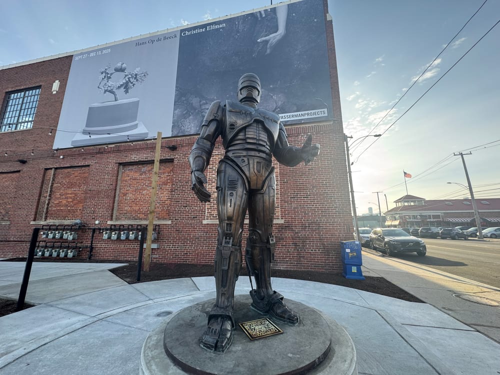 Ryan Patrick Hooper - Midbrow